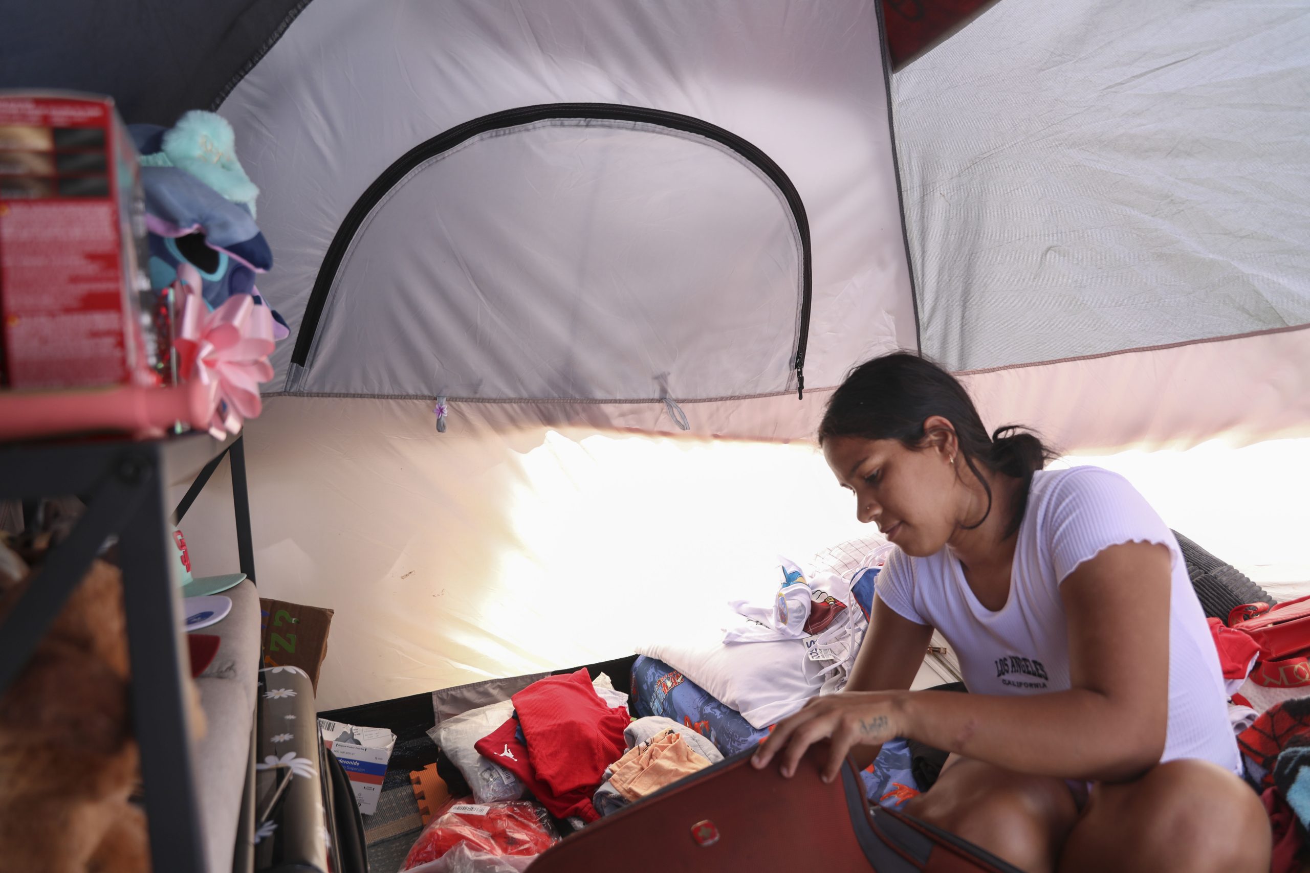 Migrant families living in tents in San Diego amid shelter shortage