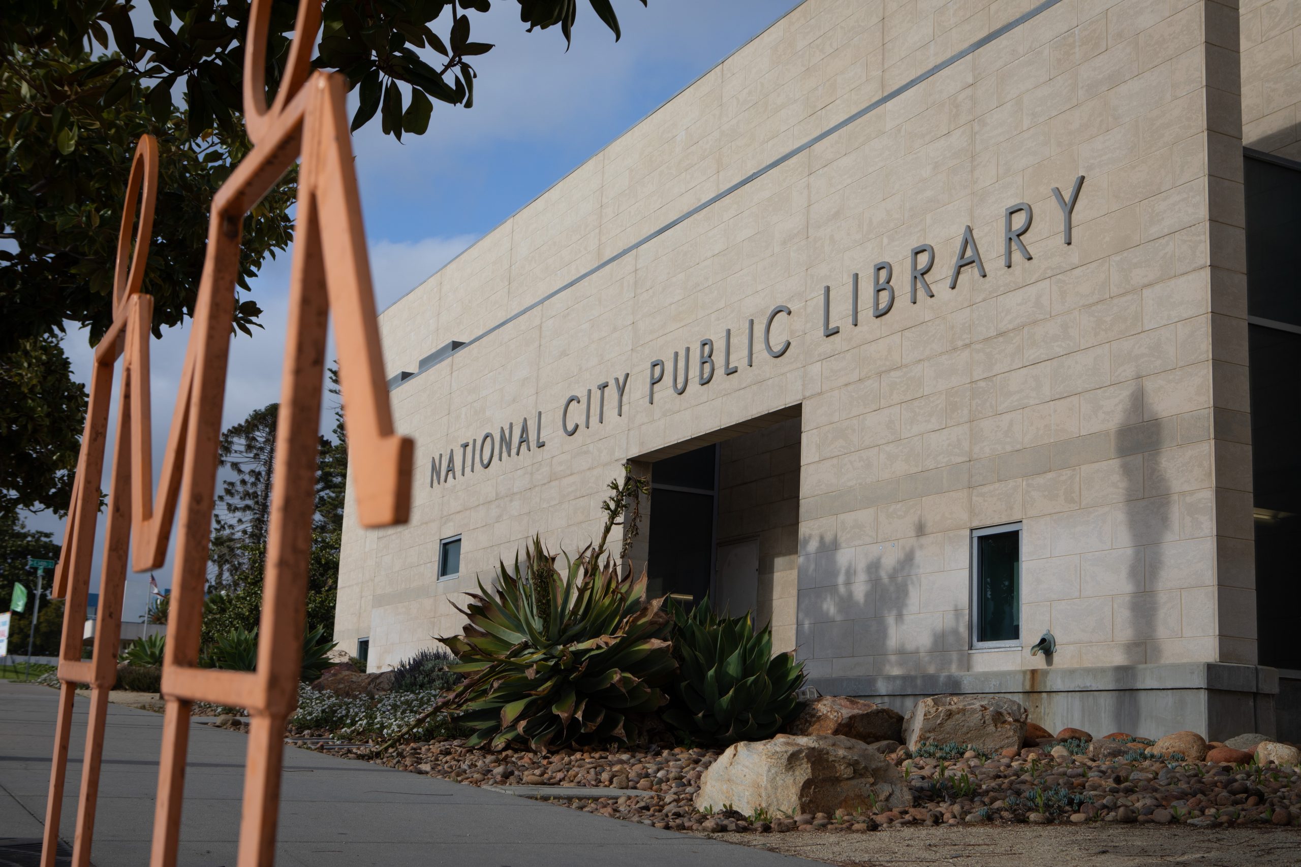 National City replaces library security with police
